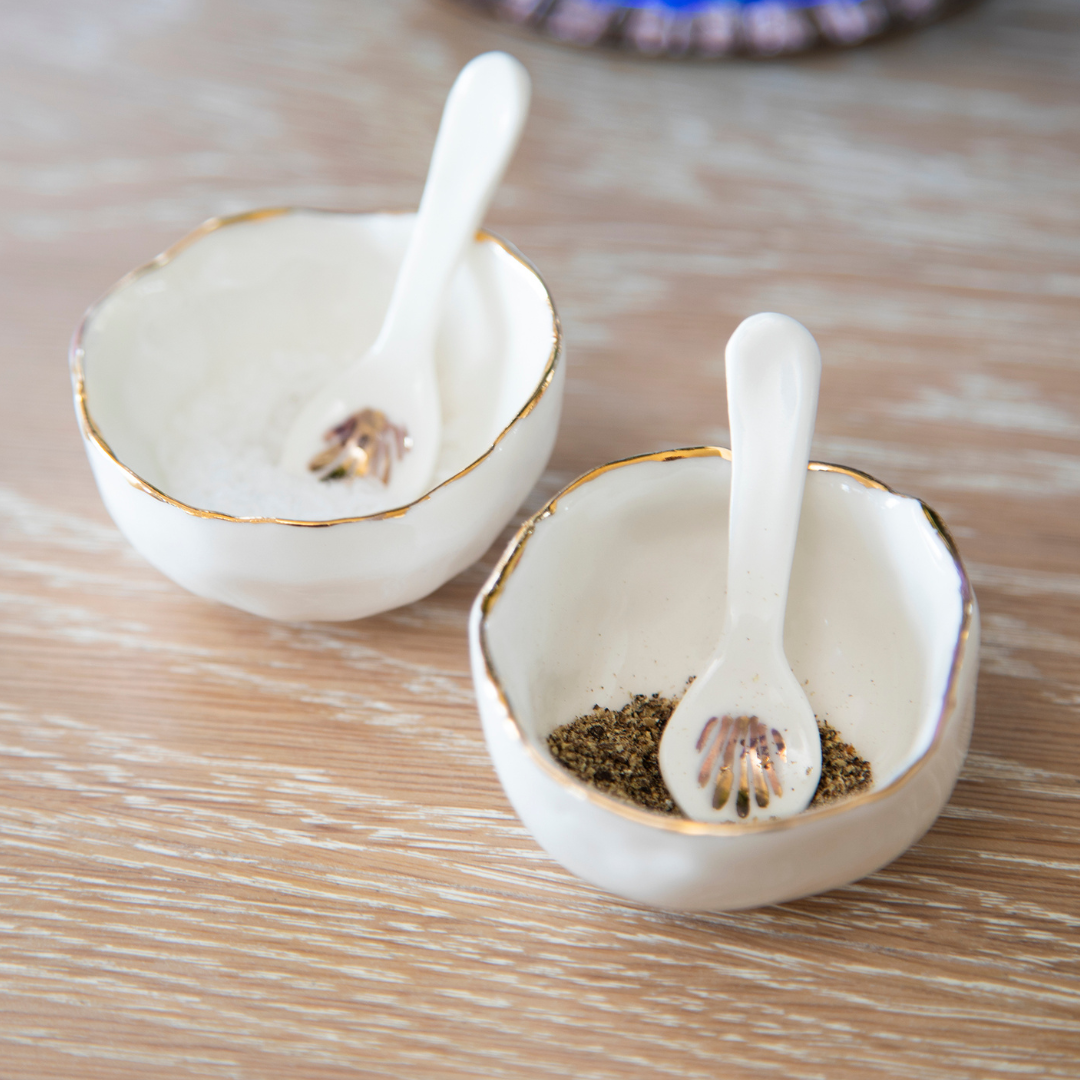 Salt or Pepper Pot with Spoon White with Gold detail